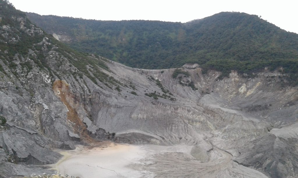 Keindahan Gunung Tangkuban Perahu Yang Wajib Banget Dikunjungi